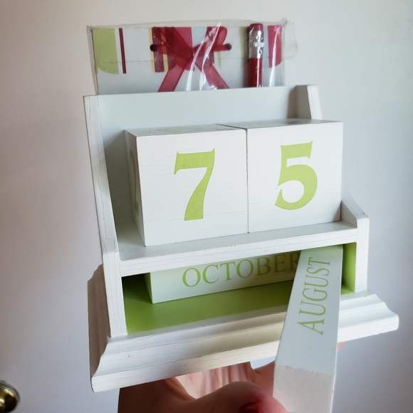Hallmark | Office | Nwt Hallmark Wooden Block Yearly Callander And ...